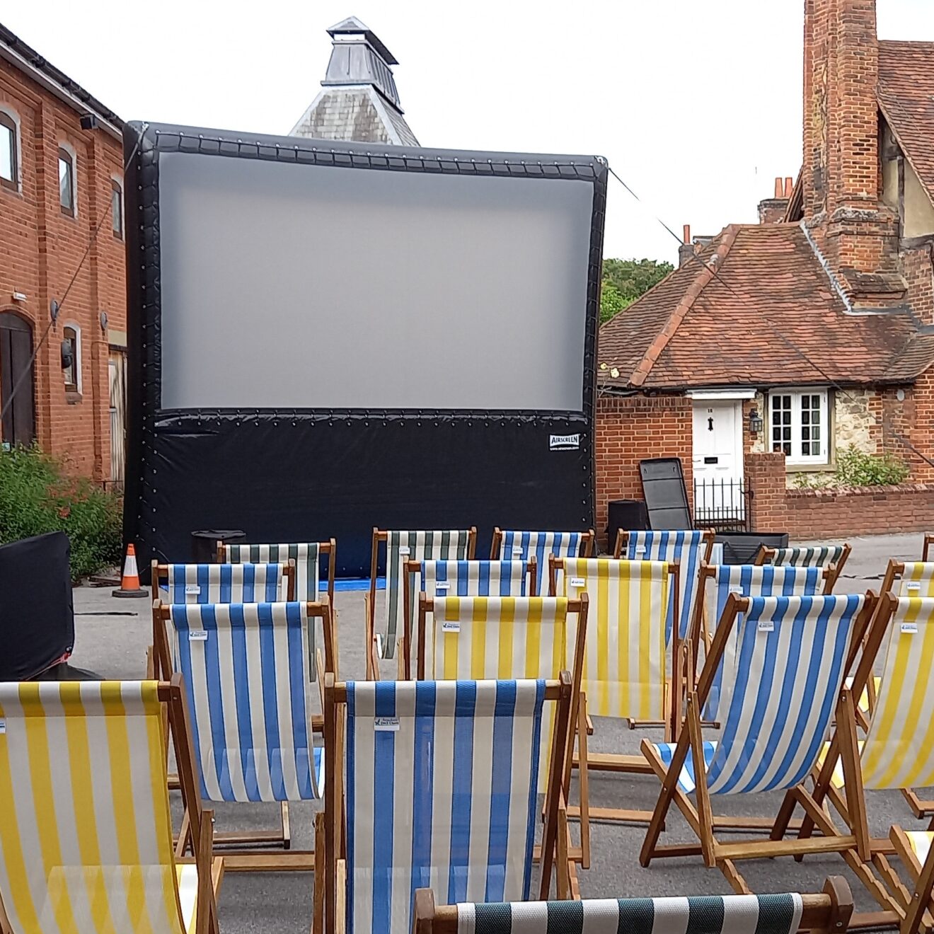 Photo Gallery - Proscreens Screen and projector hire